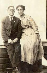 About Us – The Leslie V. & Stella J. Raymond Foundation